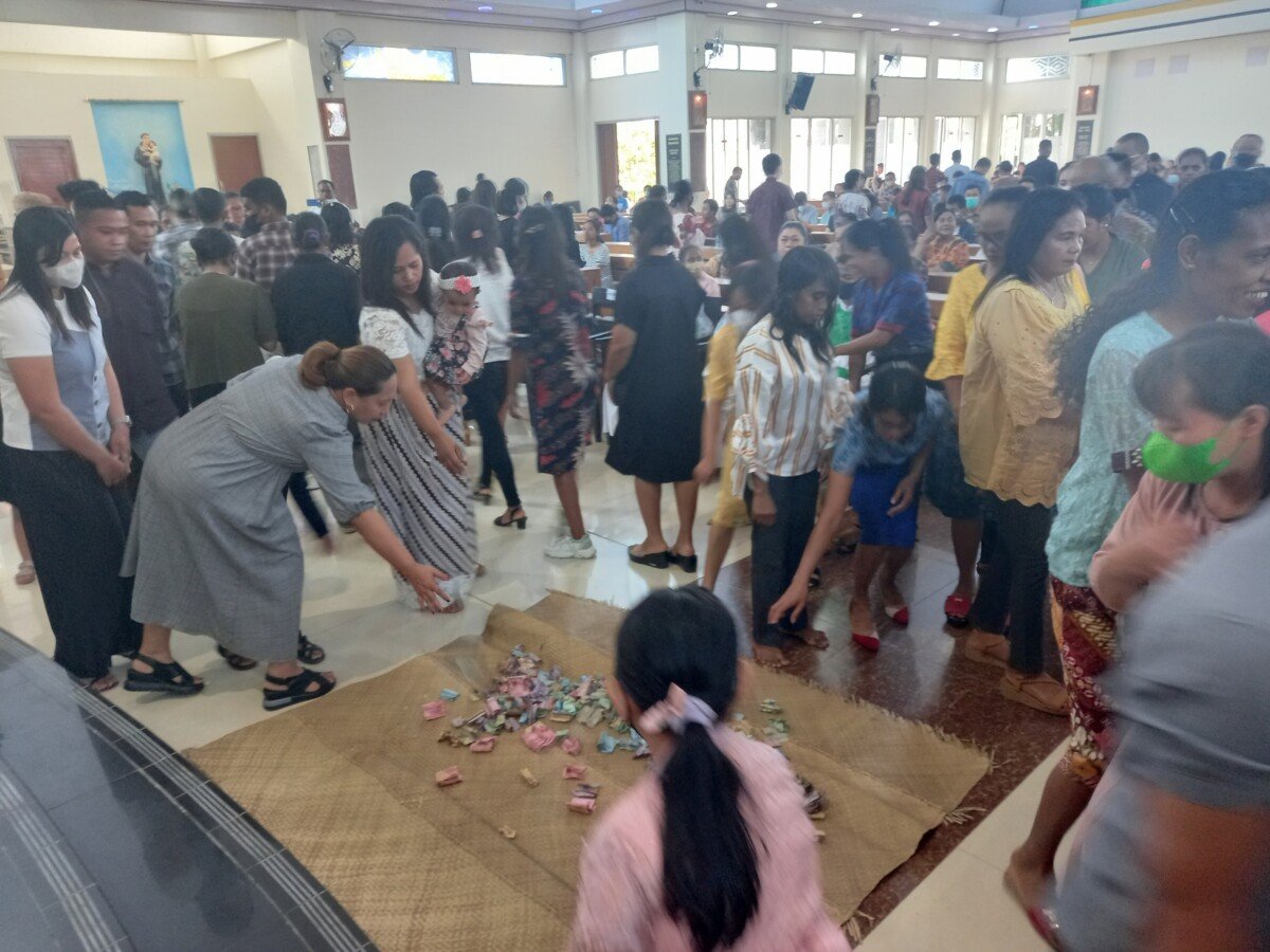 Tiga Imam dan Dua Diakon akan Ditahbiskan di Gereja Santo Stefanus ...
